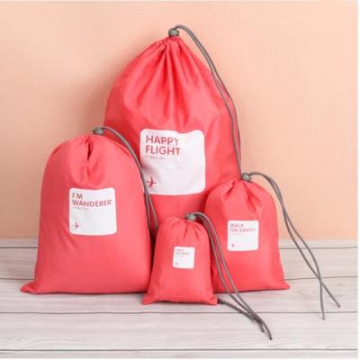 Китай Сумка Drawstring нейлона хранения ткани делает складывая противопыльный кожух водостойким для ткани подарка продается