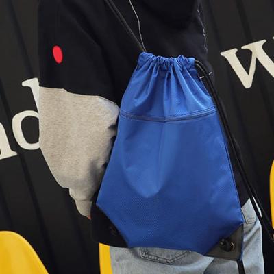 中国 Shockproof protective &Storgae Water resistance Drawstring Backpack Bag for Women Men 販売のため