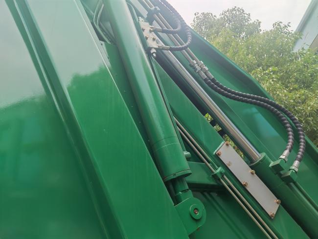 ISUZU Giga Compactor Garbage Refuse Collection Bin Cleaning Truck