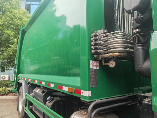 ISUZU Giga Compactor Garbage Refuse Collection Bin Cleaning Truck