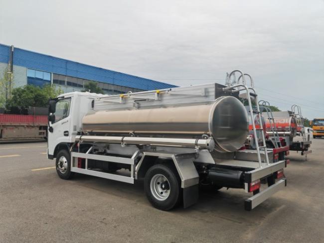 Dongfeng Captain-E truck chassis with customized stainless steel fuel tank
