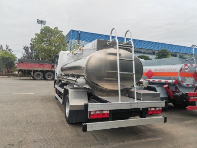 SS316 stainless steel tank option for a customized fuel tanker truck