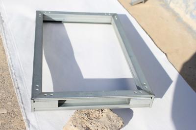 Cina Forza Facile installazione Cornici di moduli in acciaio universali con eccellente resistenza alle intemperie in vendita