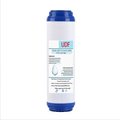 China 10W vermogen 10 inch Udf geactiveerde koolstof waterfilter cartridge voor waterfiltratie Te koop