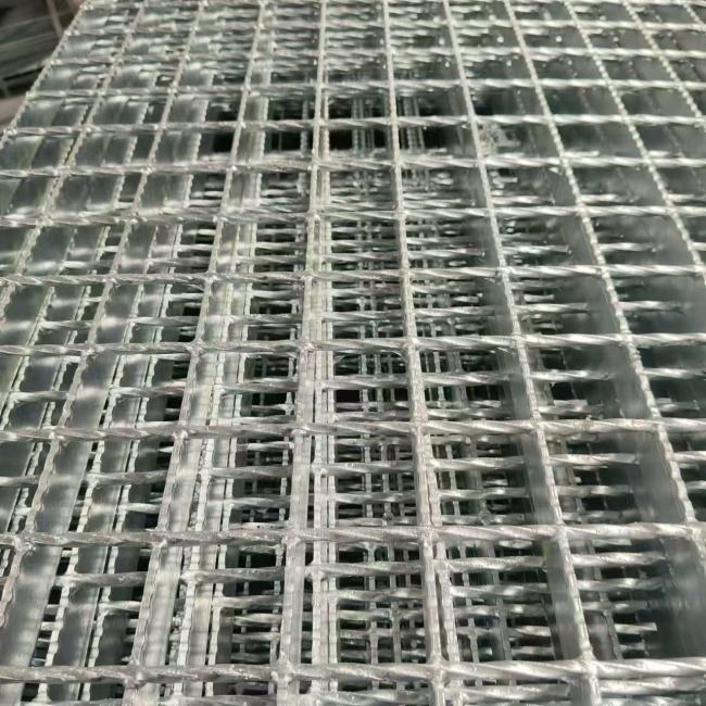 Product material diversity Raw materials of steel grid plate are: