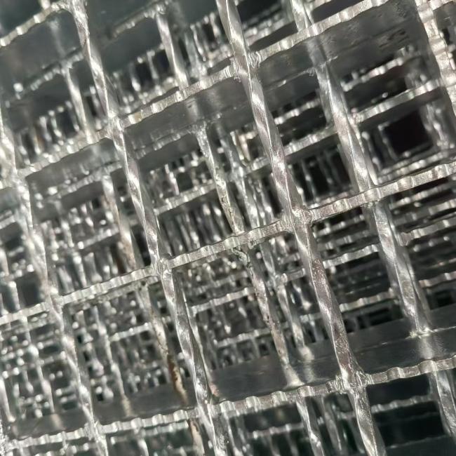 Slip-Resistant Steel Gratings: Ensure Safety in Wet or Oily Conditions