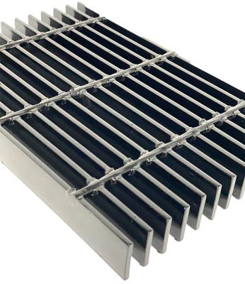China Hot Dip Galvanized Steel Grating With Size 300x230x40mm Platform Walkway Stair Treads for sale