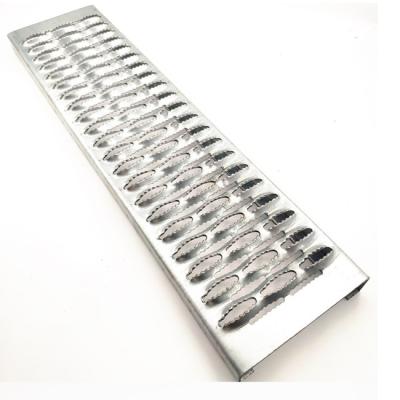 Chine Épaisseur perforée en aluminium Diamond Grip Grating de 5052 4mm à vendre