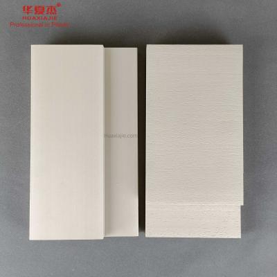 Cina Stipite di legno della struttura di porta del PVC WPC di progettazione fuori della venatura del legno della porta 53mm*8mm in vendita