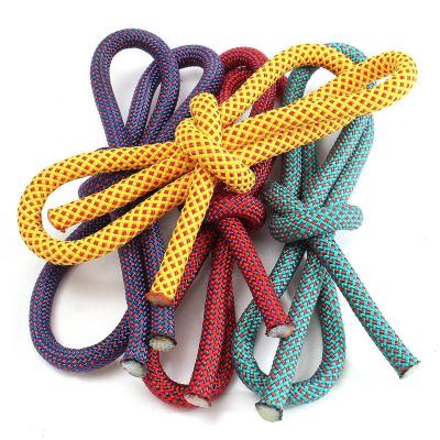 Cina YILIYUAN Adjustable Nylon Braided Rope Halter Lead per cavalli da fattoria in colore personalizzato in vendita
