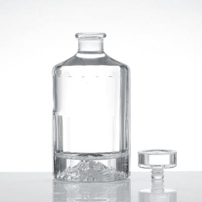 Cina Bottiglia di vodka in vetro su misura da 150 ml con materiale in vetro in rilievo e colletto in vendita