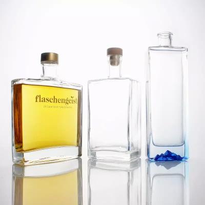 Cina Collare di vetro design rotondo bottiglia di liquore personalizzata per vodka gin whisky tequila spirit in vendita