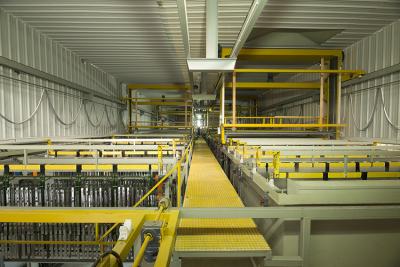 Cina Linea placcante scaffale di metallizzazione dell'attrezzatura che placca la linea di produzione macchina placcante della chiusura lampo in vendita