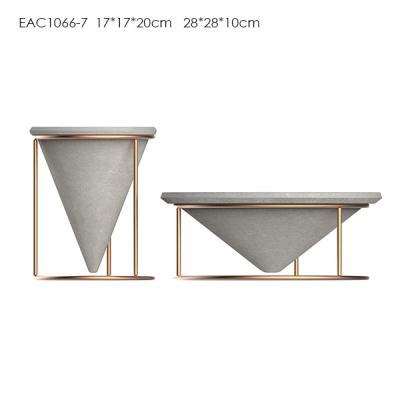 Cina Vaso concreto del fiore circolare del cono unico con il cavo della placcatura elettrolitica dell'oro in vendita