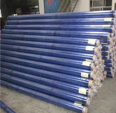 China Envoltorio de plástico grueso de la anchura del micrón los 245cm del carrete de película del PVC 28PHR 80 en venta