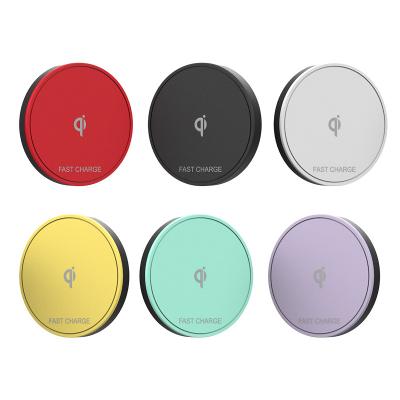 Cina Mini Qi Wireless Charging Pad eccellente per la tassa veloce di Airpods 10W in vendita