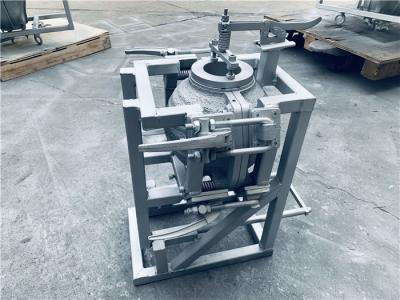 Cina 10000 fabbricazione rotazionale di alluminio delle muffe PA66 POM Mould Makers Lamp Cover dei colpi in vendita
