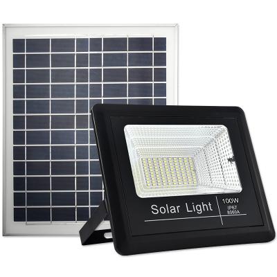 Cina CE luce di inondazione solare alimentata solare di moto di 100 di watt luci di inondazione in vendita