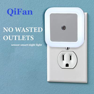 Cina Bianco fresco LED della luce notturna astuta dell'ABS 62mm per la toilette della camera da letto in vendita