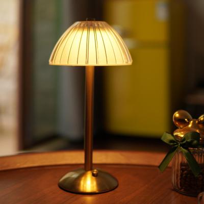 Cina Lampada da tavolo di USB Crystal Bedside Night Light Bar per il ristorante in vendita