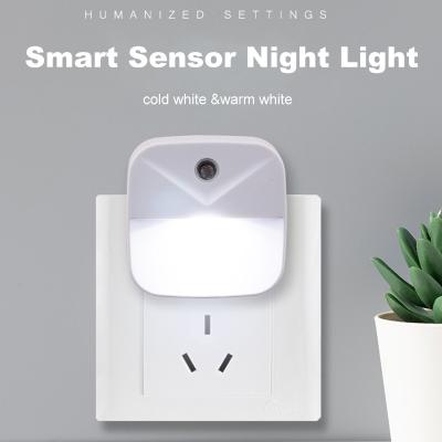 Cina L'inserire la luce notturna astuta di 50Hz LED gira automaticamente la lampada di notte per la parete della camera da letto in vendita