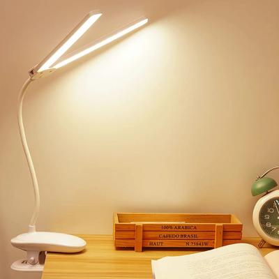 Cina La clip 4000mAH preme la lampada di scrittorio del LED DC5V ha condotto la lampada da tavolo di protezione degli occhi in vendita