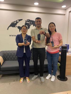 Cina Variante del modello di walkie-talkie VHF PD780g per comunicazioni professionali e durature in vendita
