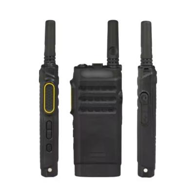 Cina Walkie Talkie UHF VHF 3W Potenza di uscita e batteria da 2000-2500mAh per una comunicazione migliorata in vendita