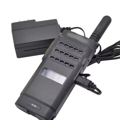 Cina Walkie Talkie UHF VHF 3W Potenza di uscita e batteria da 2000-2500mAh per una comunicazione migliorata in vendita