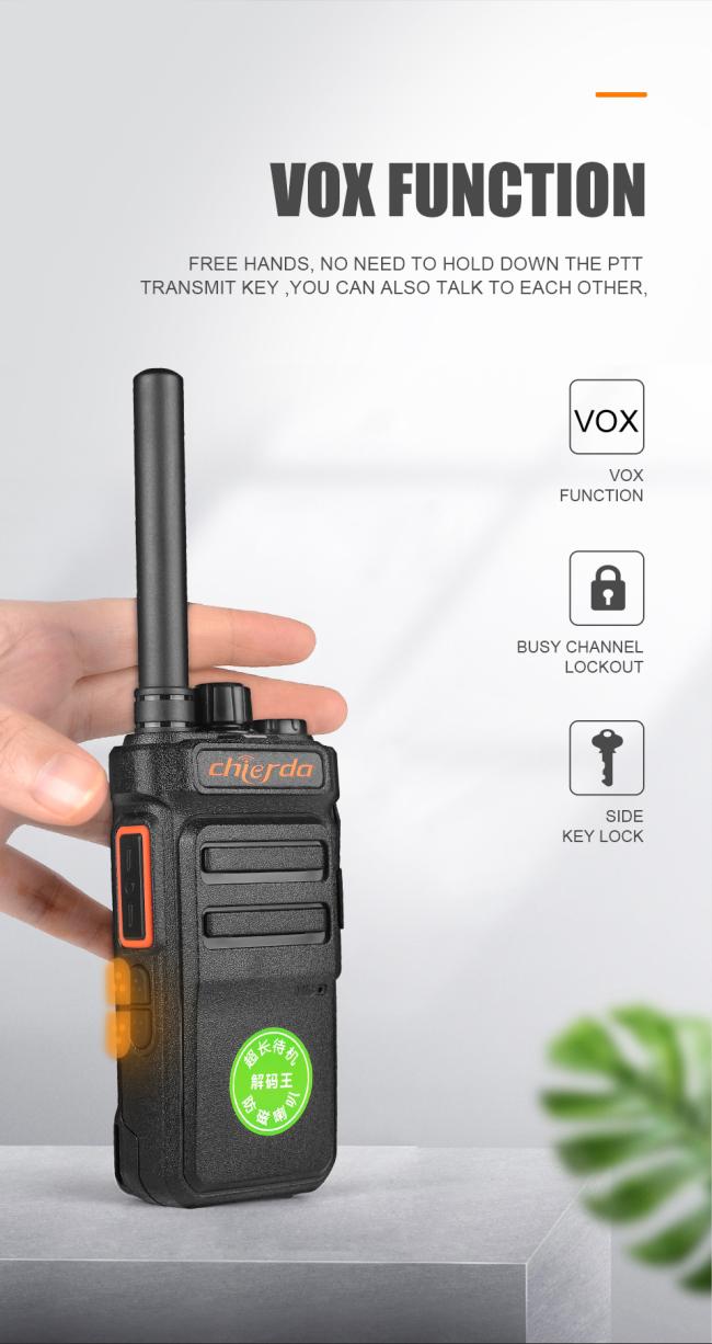 Chierda CD101F Plus walkie talkie in use