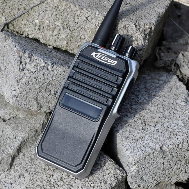 Kirisun V8 Walkie Talkie with accessories