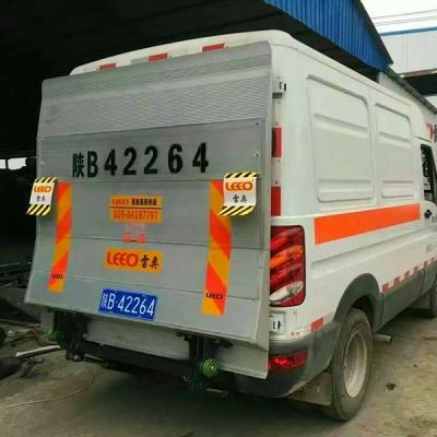 Cina camioncini di Van Lift Gate Electric 1000kg del carico di 1.2m con i portoni dell'ascensore in vendita