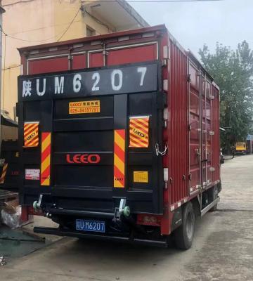 中国 鋼板片持梁尾上昇3KWは積載量1500KGを 販売のため
