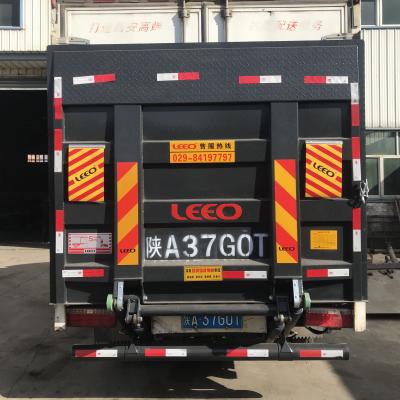 Cina Double Cantilever Steel Black, White Platform Tailgate Lift with 1000Kg Loading Capacity and DC24V 3KW in vendita