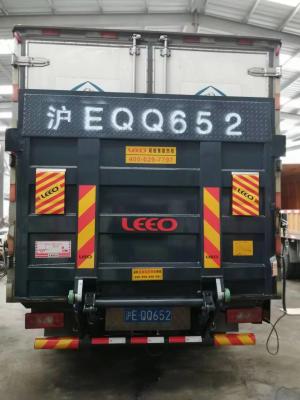 Cina Steel material black light hydraulic system truck tailgate lift to 1350m, load capacity 1500kg in vendita