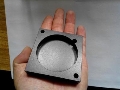 Cina Manica di precisione del centro a macchina di CNC e blocchetto lavoranti su misura di sostegno per la macchina per la frantumazione in vendita