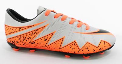 Cina Scarpe alla moda di calcio del tappeto erboso di stile con la tomaia/TPU Outsole dell'unità di elaborazione in vendita