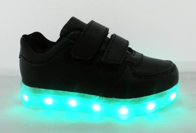China Populäre Simulation scherzt helle Schuh-Schwarz-Frühlings-Schuhe mit geführten Lichtern zu verkaufen