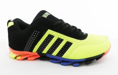 China Zapatillas deportivas al aire libre del punto de Fashional para los niños, PU + malla en venta