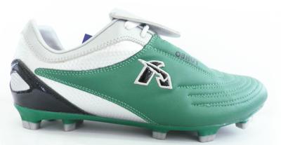 Cina Scarpe all'aperto impermeabili variopinte di calcio del terreno compatto con i perni in vendita