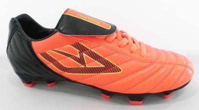 中国 人 PU 柔らかい Groud 適用範囲が広い TPU Outsole の屋外の泥炭のサッカーの靴 販売のため