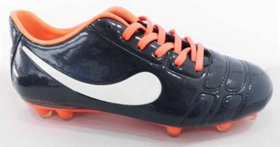 中国 適用範囲が広い TPU Outsole の屋外のサッカーはしっかりした Groud PU の甲革をクリートで補強します 販売のため
