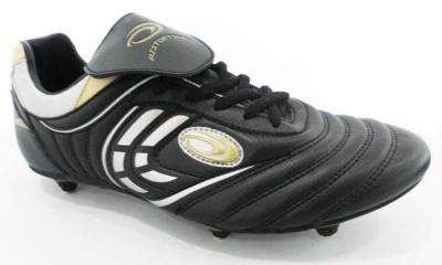 Cina Il calcio all'aperto nero del tappeto erboso rinforza il perno con una bietta Groud morbido di TPU Outsole per il gioco di sport in vendita