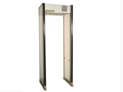 China Sensibilidad ajustable del detector de metales de Digitaces 99 espera largos con 33 zonas en venta