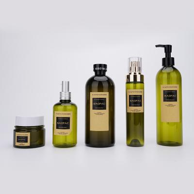 Cina I produttori stonano ed imbottigliano e cura di pelle facciale che imballa le bottiglie di plastica cosmetiche in vendita