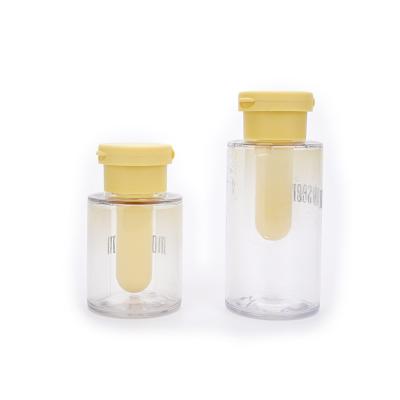 Cina bottiglie vuote della lozione della radura 300ml con la bottiglia cosmetica dell'ANIMALE DOMESTICO della pompa per il toner dell'essenza in vendita