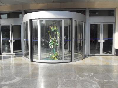 Китай ISO9001 Certification Automated Revolving Door System with Finished Surface продается