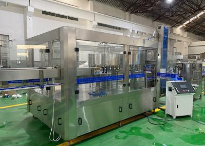 Cina Linea di produzione di riempimento liquida dell'acqua minerale di 8000bph 220V in vendita