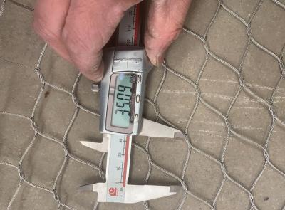 China Redes de aviarios duraderas de tejido de alambre de 1,5 mm de diámetro para recintos para aves en venta