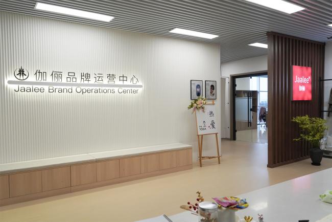 Customized High-standard Studio Commercial Pilates Equipment, Wooden Reformer, Foldable Portable Pilates Reformer.